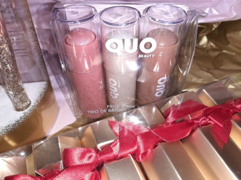 Quo Cosmetics Holiday Collection 2019: A beauty must have